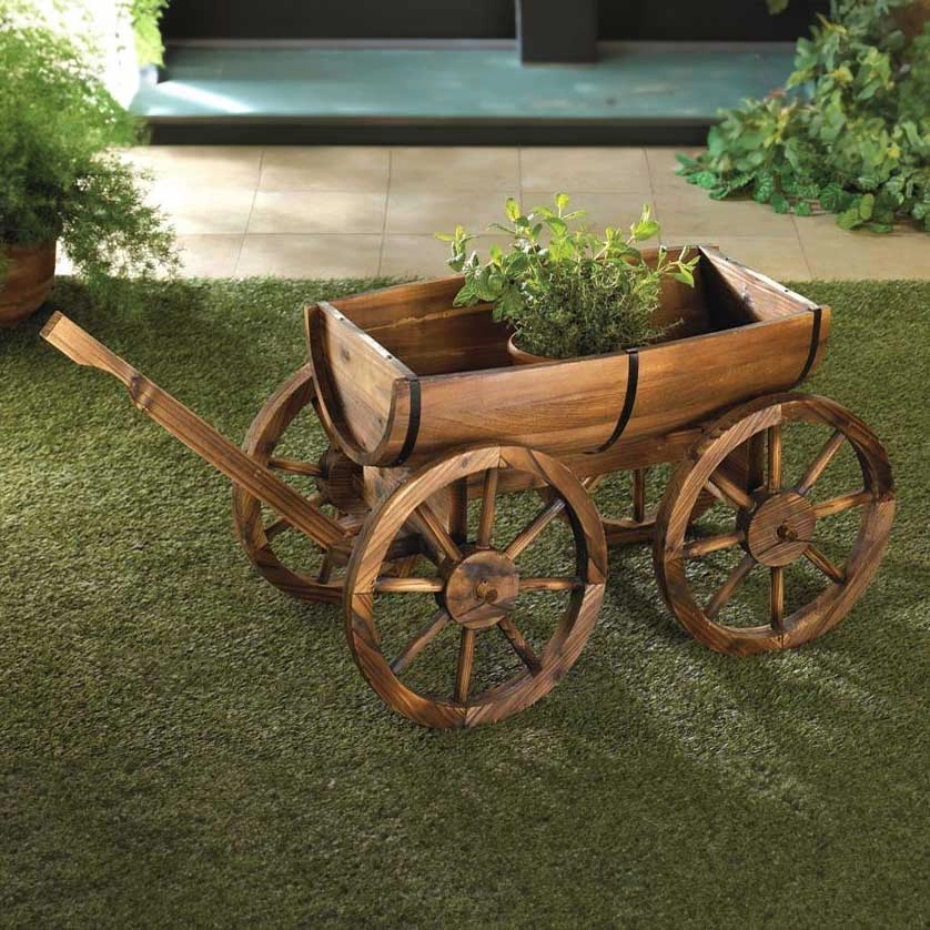 Backyard Expressions 47" porch planter - Highland Cow - Runnings